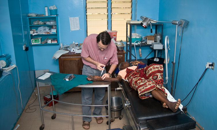 Finger Amputation (w/ slideshow) - The Hauns in Africa